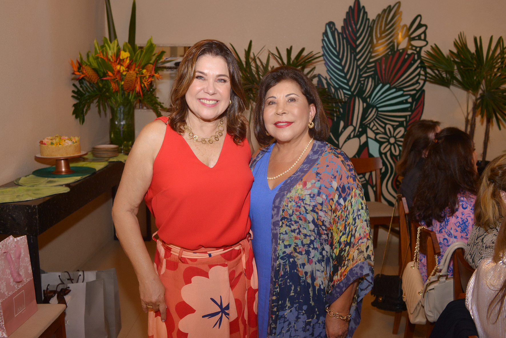 Heliane Duarte e Rita Tristão comemoram aniversários na Curva da Jurema ...