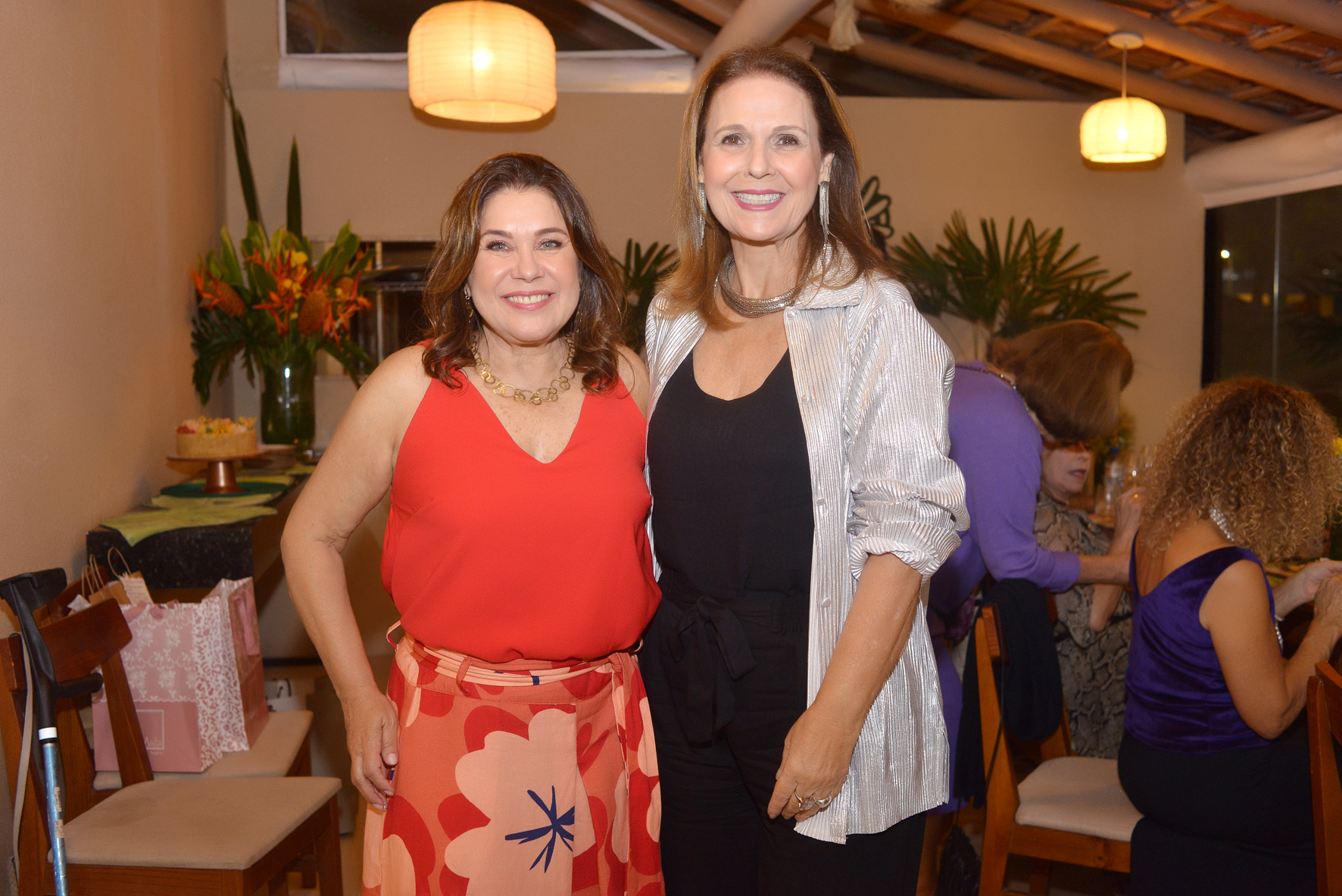 Heliane Duarte e Rita Tristão comemoram aniversários na Curva da Jurema ...