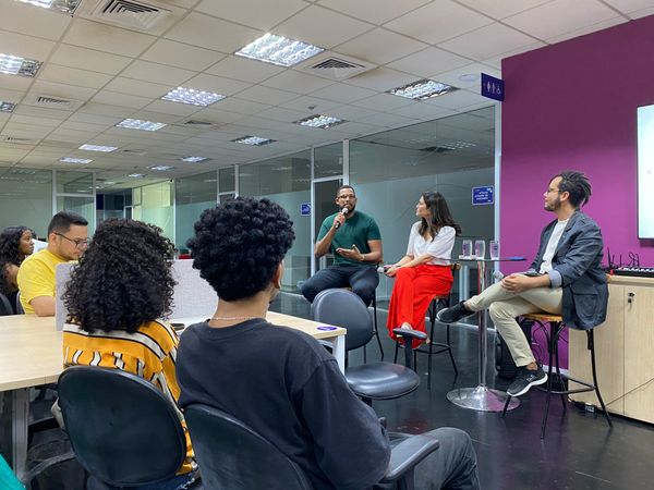 Programa global capacita jovens em empreendedorismo e comunicação no ES ...