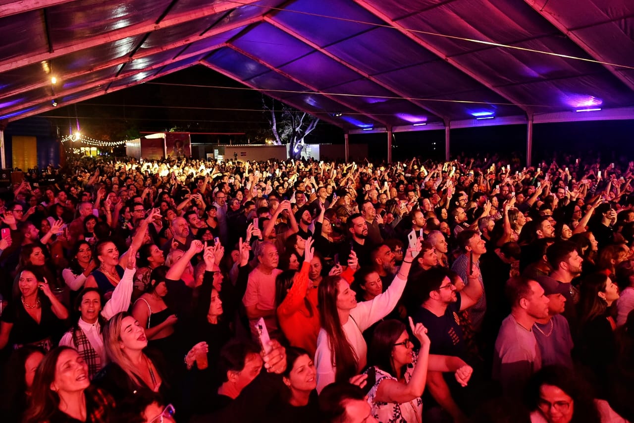 HZ | Frejat faz o público relembrar e cantar junto seus sucessos no ...