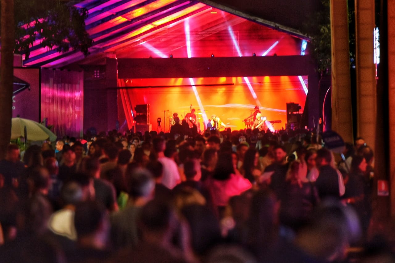 HZ | Frejat faz o público relembrar e cantar junto seus sucessos no ...