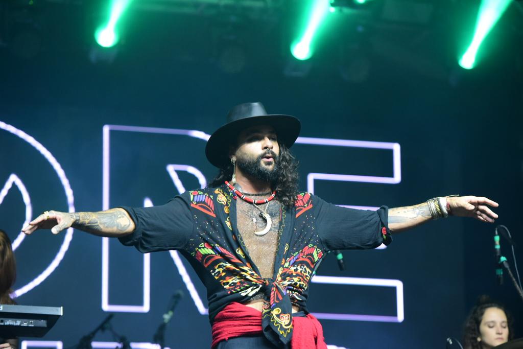 HZ | André Prando faz mega show e anuncia novo álbum no Fest ...