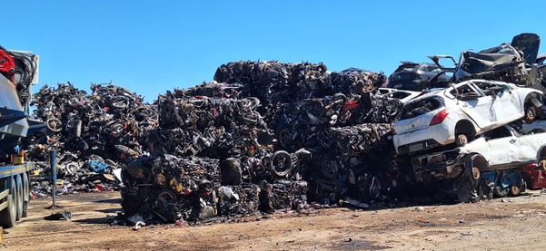 Carros que estavam em pátios da polícia do ES vão para reciclagem | A ...
