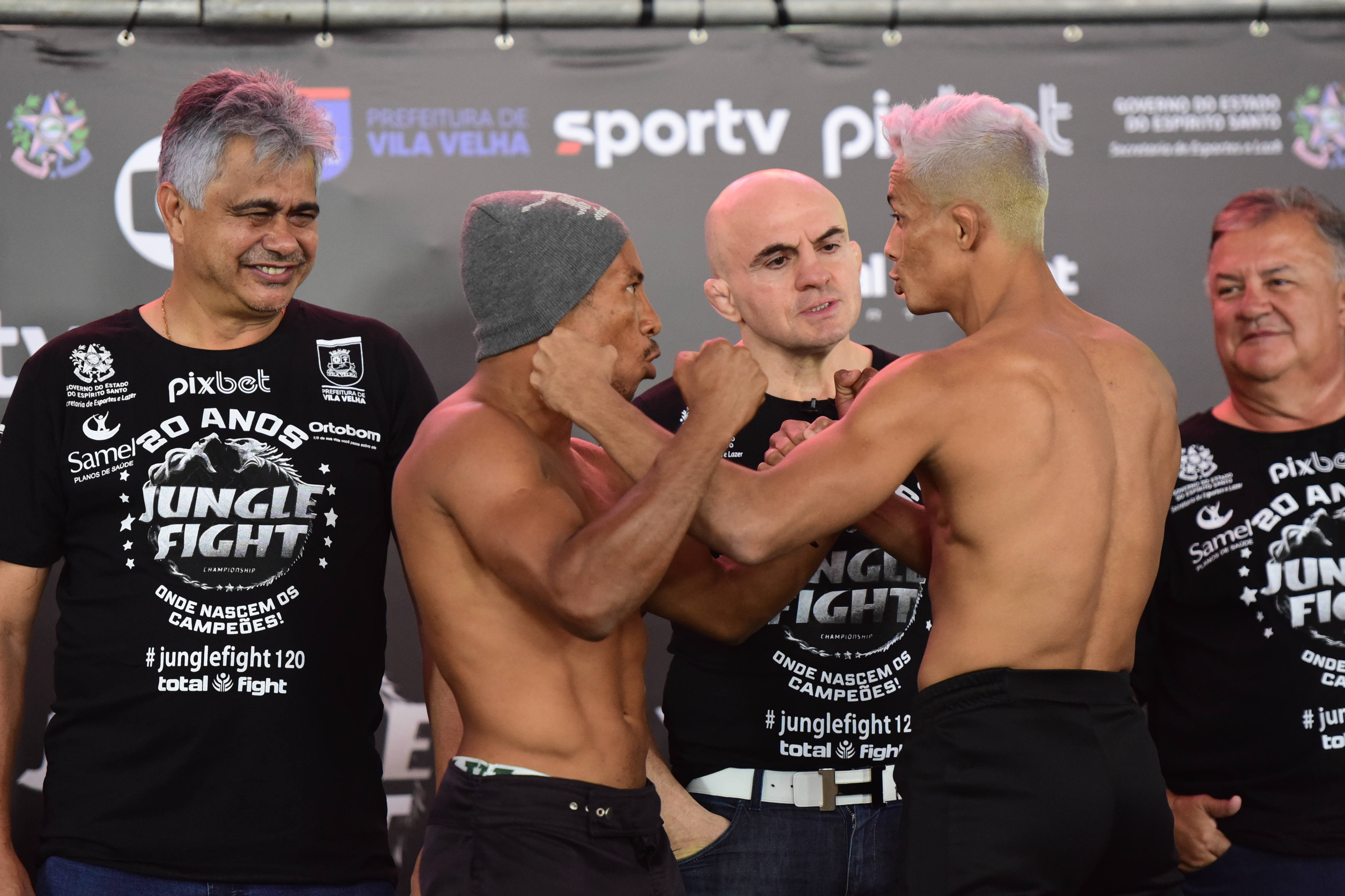Capixaba promete vitória em pesagem oficial do Jungle Fight, em Vila ...