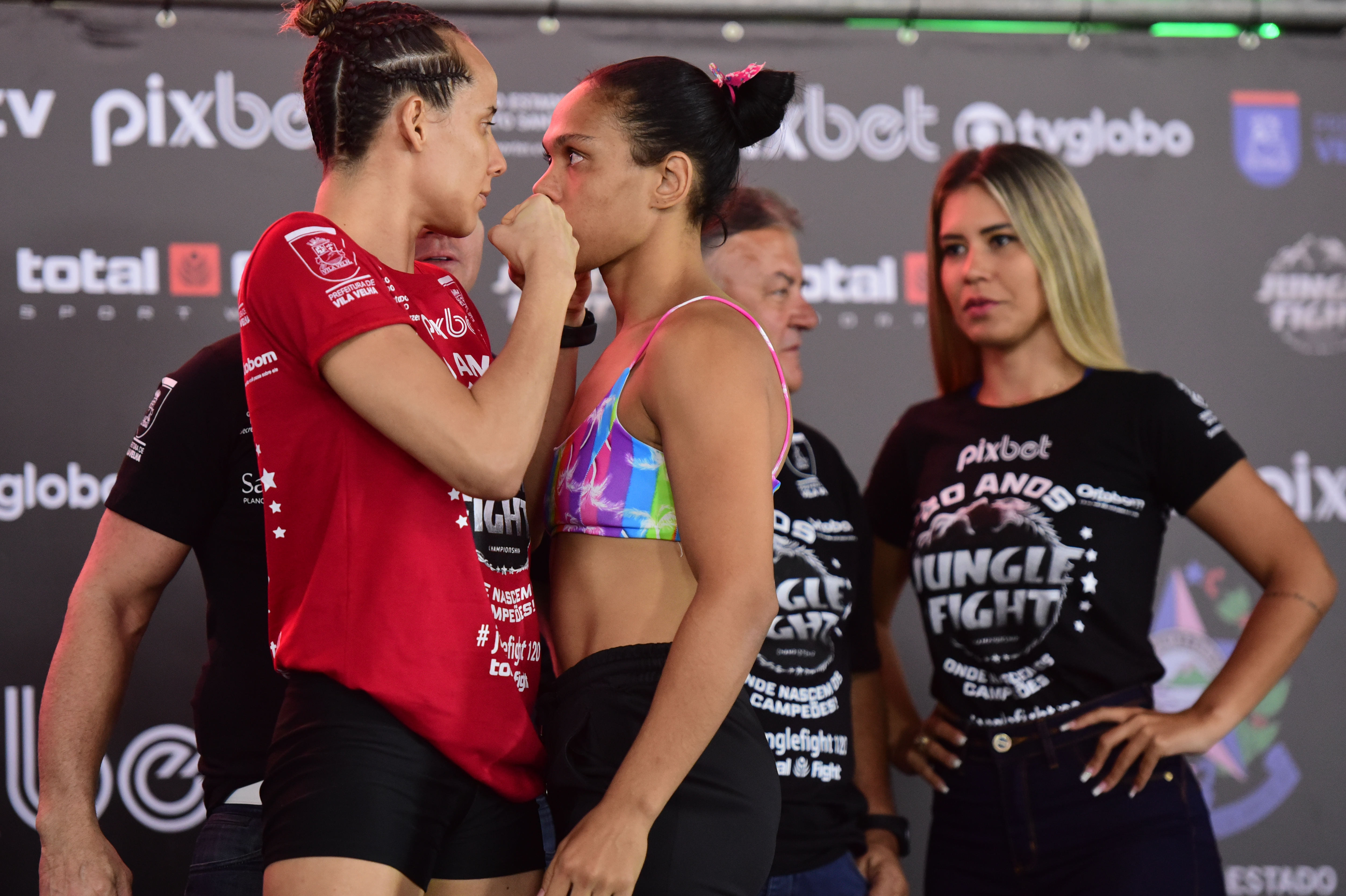 Capixaba promete vitória em pesagem oficial do Jungle Fight, em Vila ...