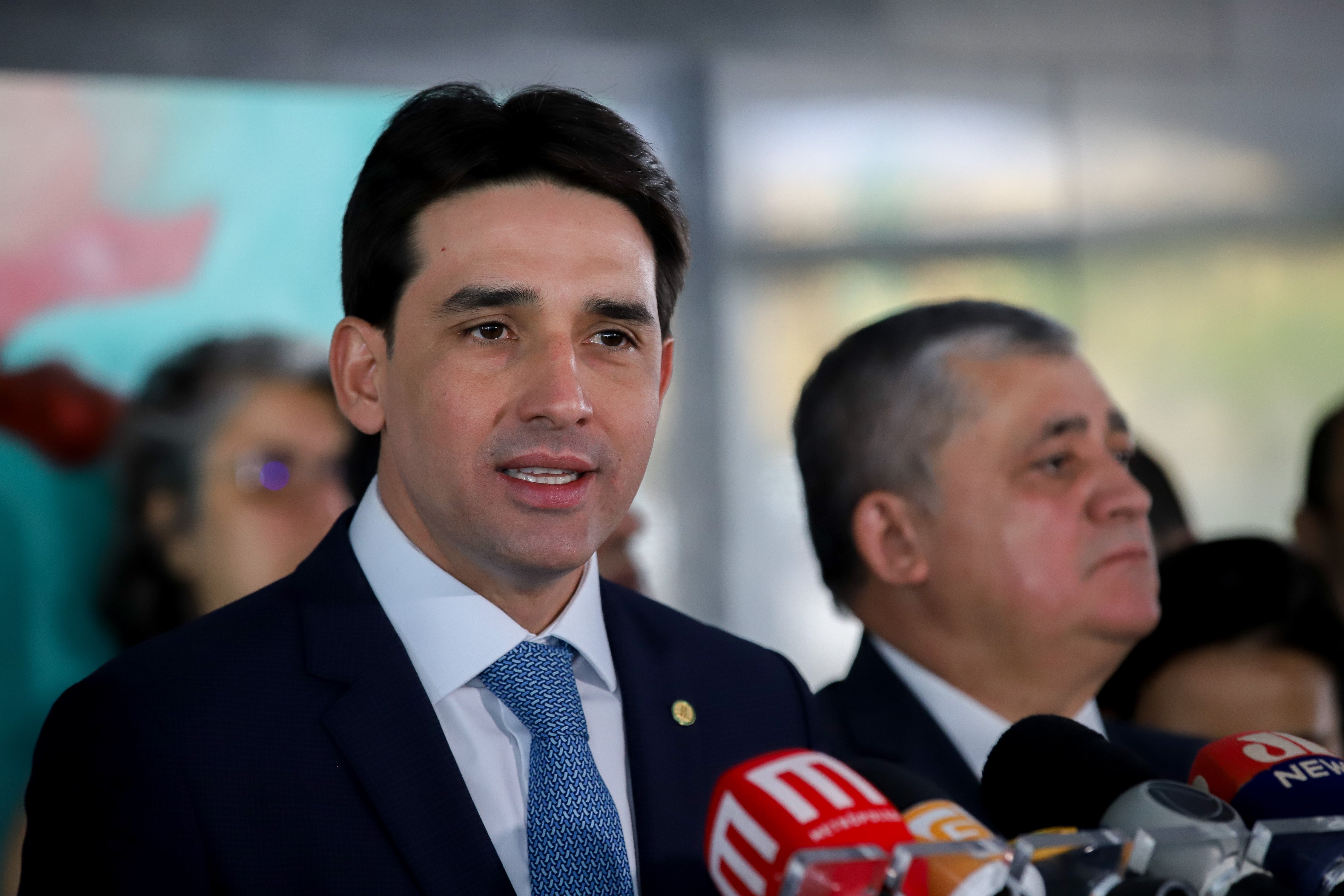 A Gazeta | Ministro Costa Filho anuncia investimentos para portos