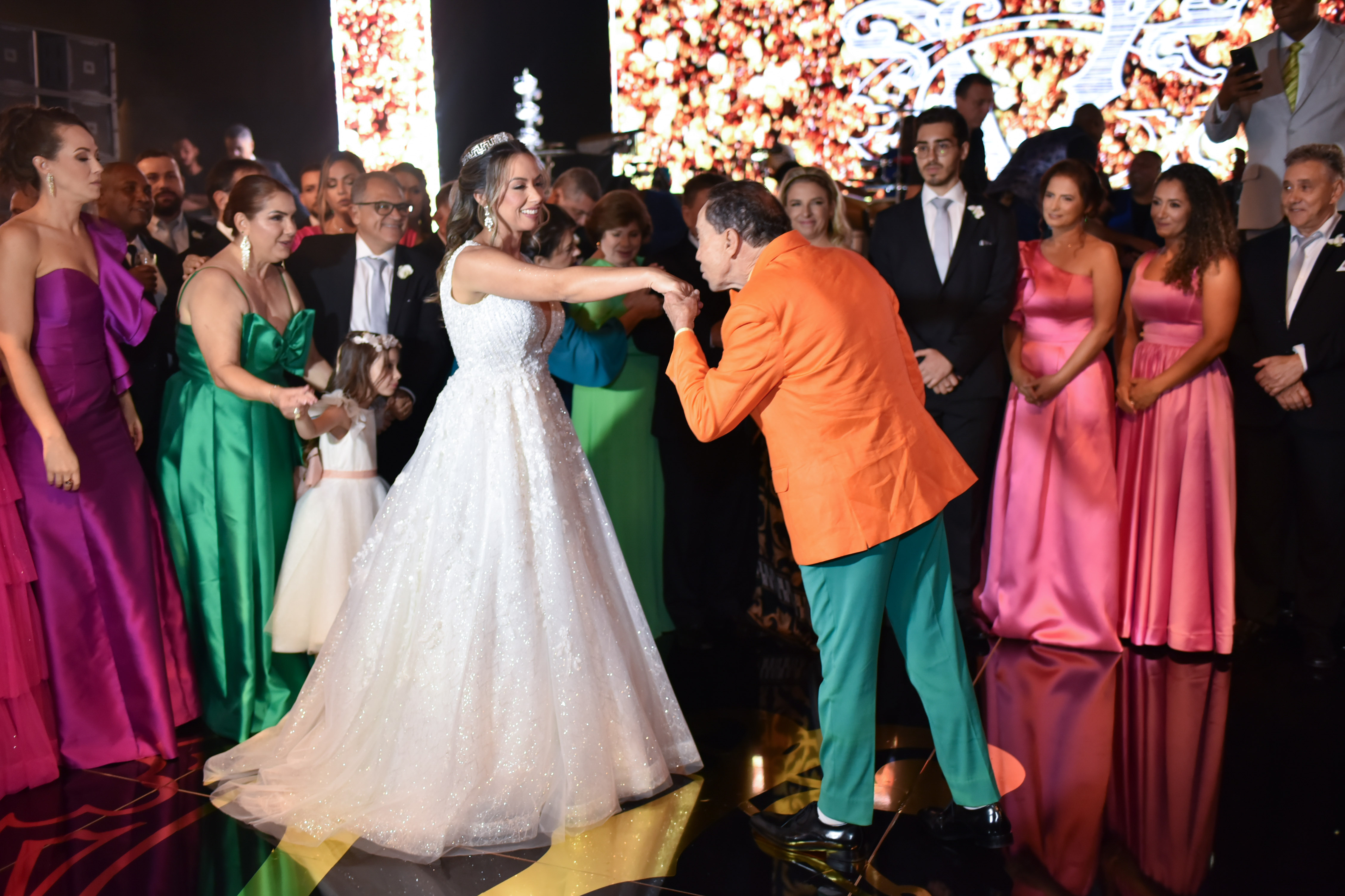 Valdecir e Geise Torezani celebram casamento com festão em Vitória | HZ ...