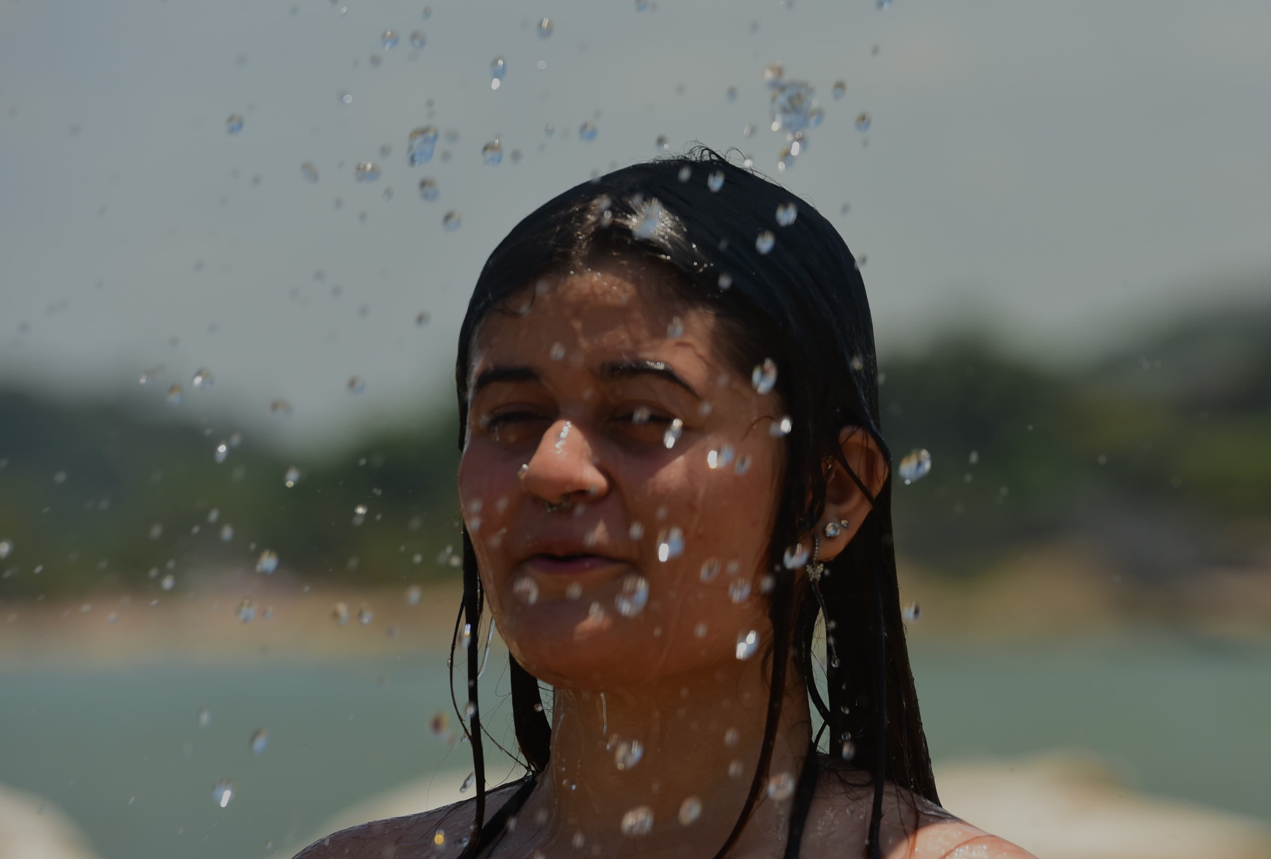 Feriado com calorão tem praias lotadas na Grande Vitória; veja fotos ...