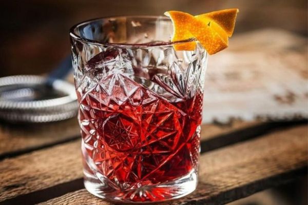 Aprenda receitas de drinques com gim para brindar no calor | HZ