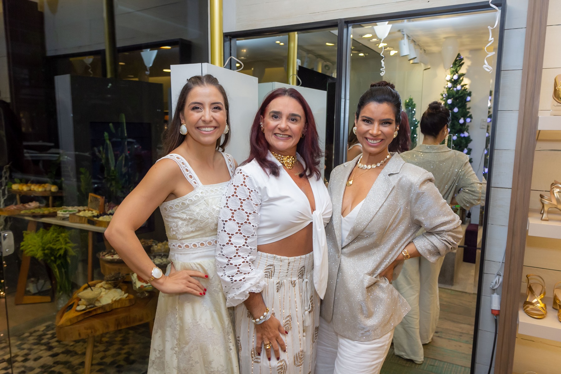 Brenda Riva e Juliana Pralon celebram moda do alto verão 2024 em ...