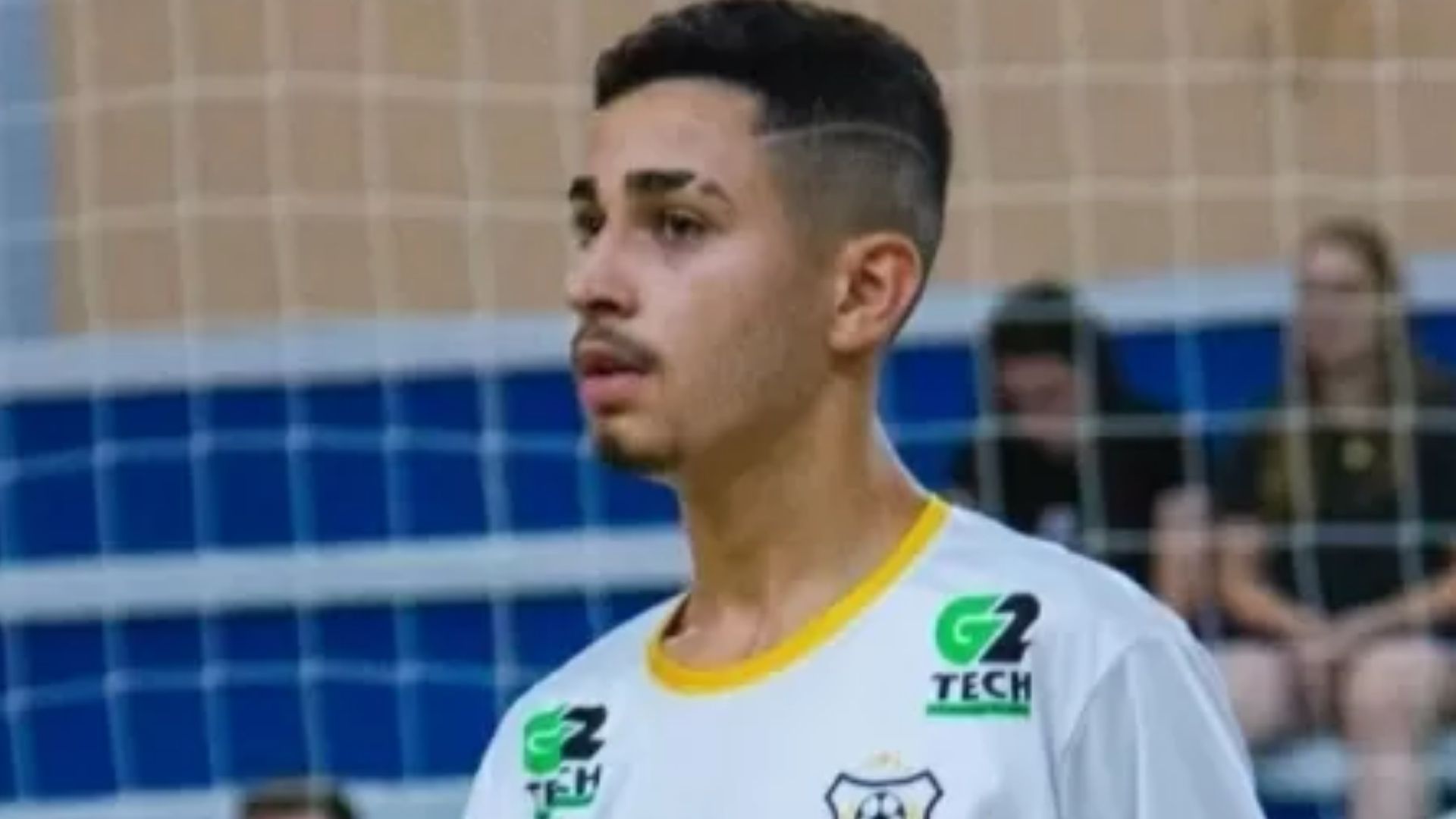 Jogador de 17 anos morre após colidir com carro enquanto pilotava moto | A Gazeta