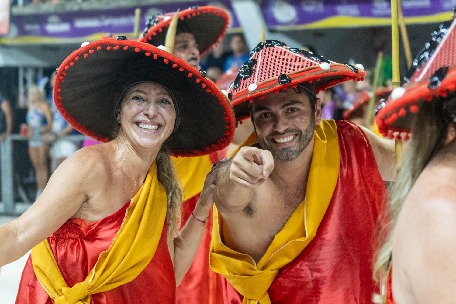HZ | Carnaval 2024: queridos de RR brilham na passarela do Sambão do ...