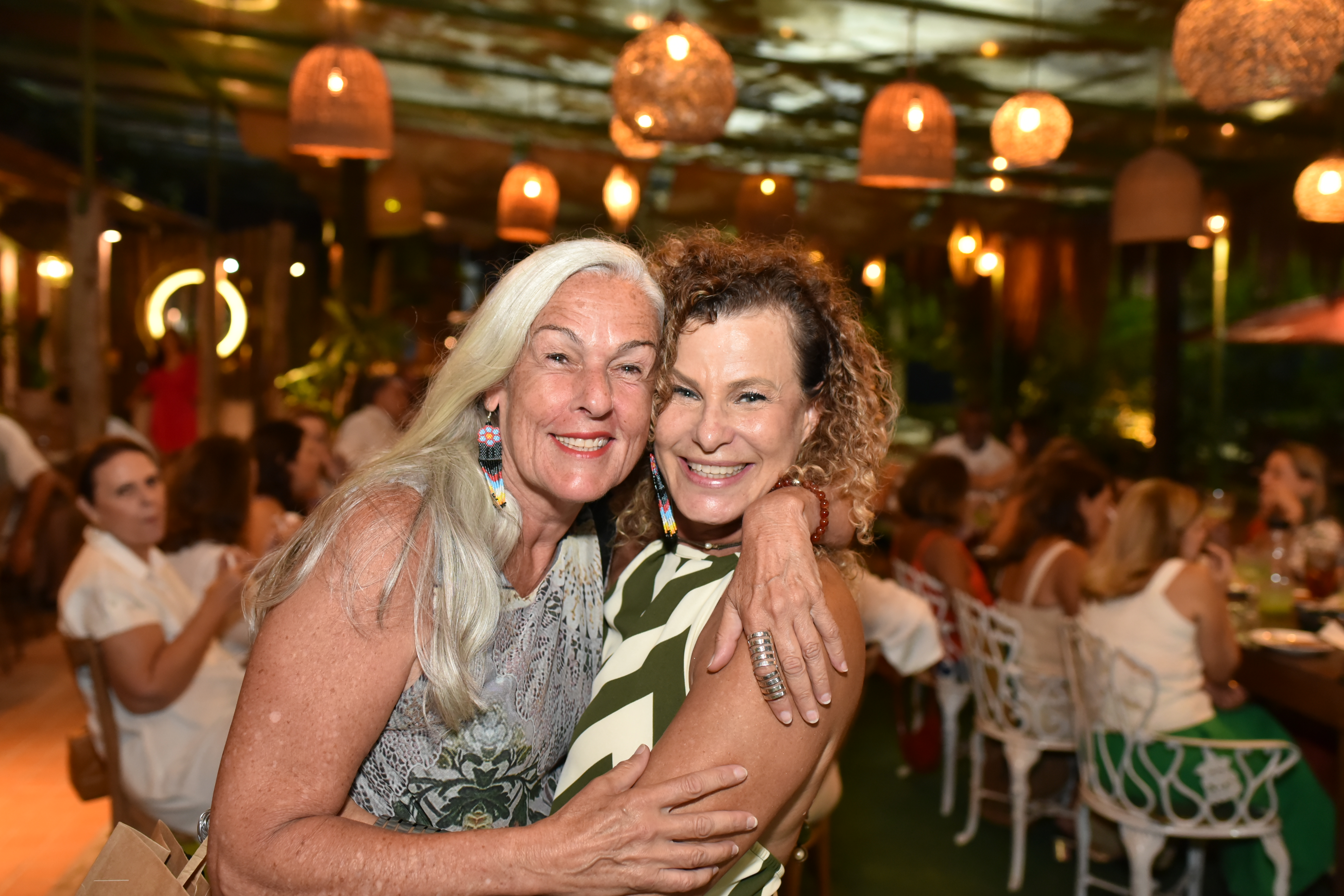 HZ | Fotógrafa Mônica Zorzanelli celebra aniversário com festa em ...