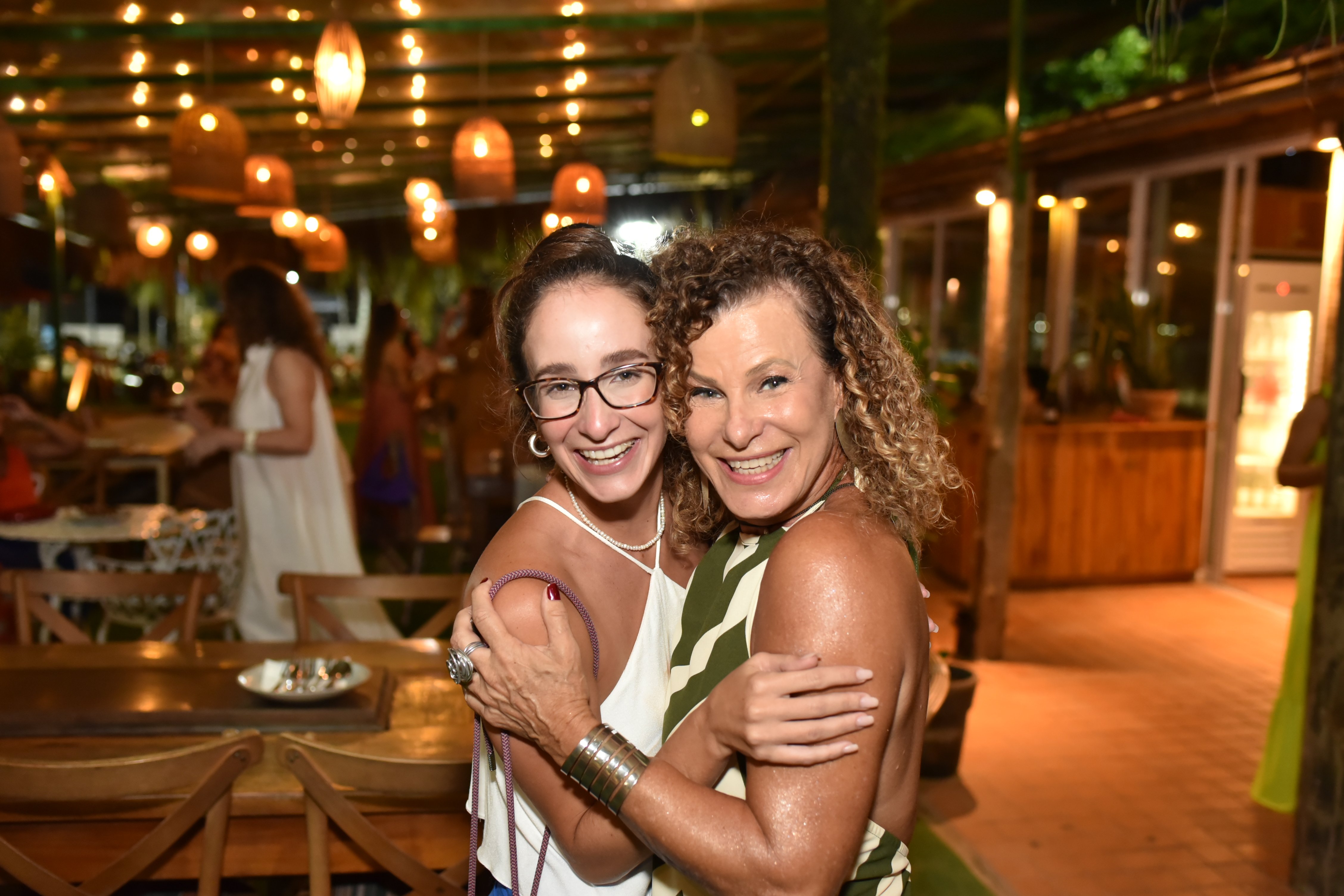 HZ | Fotógrafa Mônica Zorzanelli celebra aniversário com festa em ...