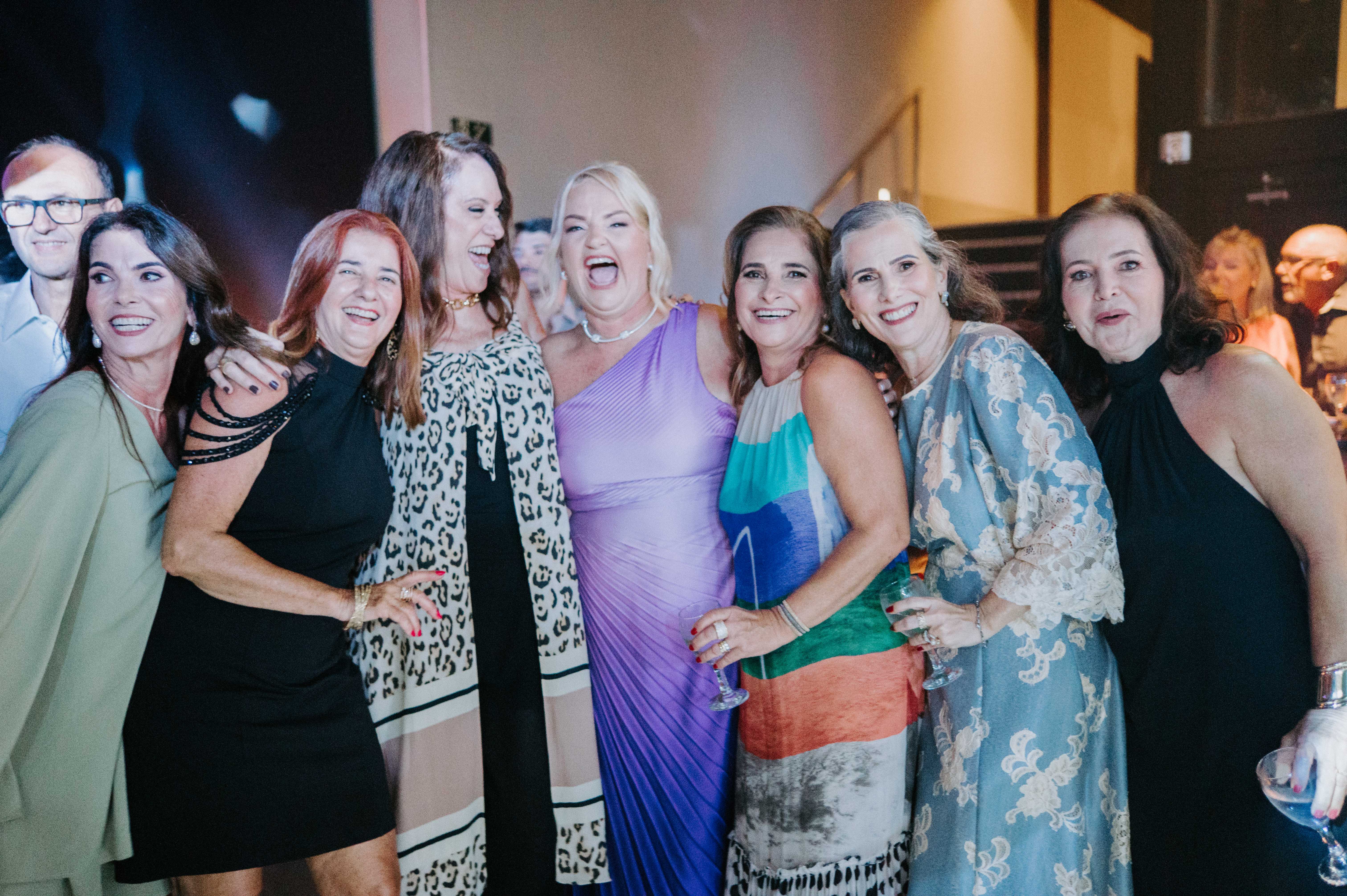 Ana Claudia Ceolin celebra 60 anos com festão em Vitória; fotos e vídeo ...