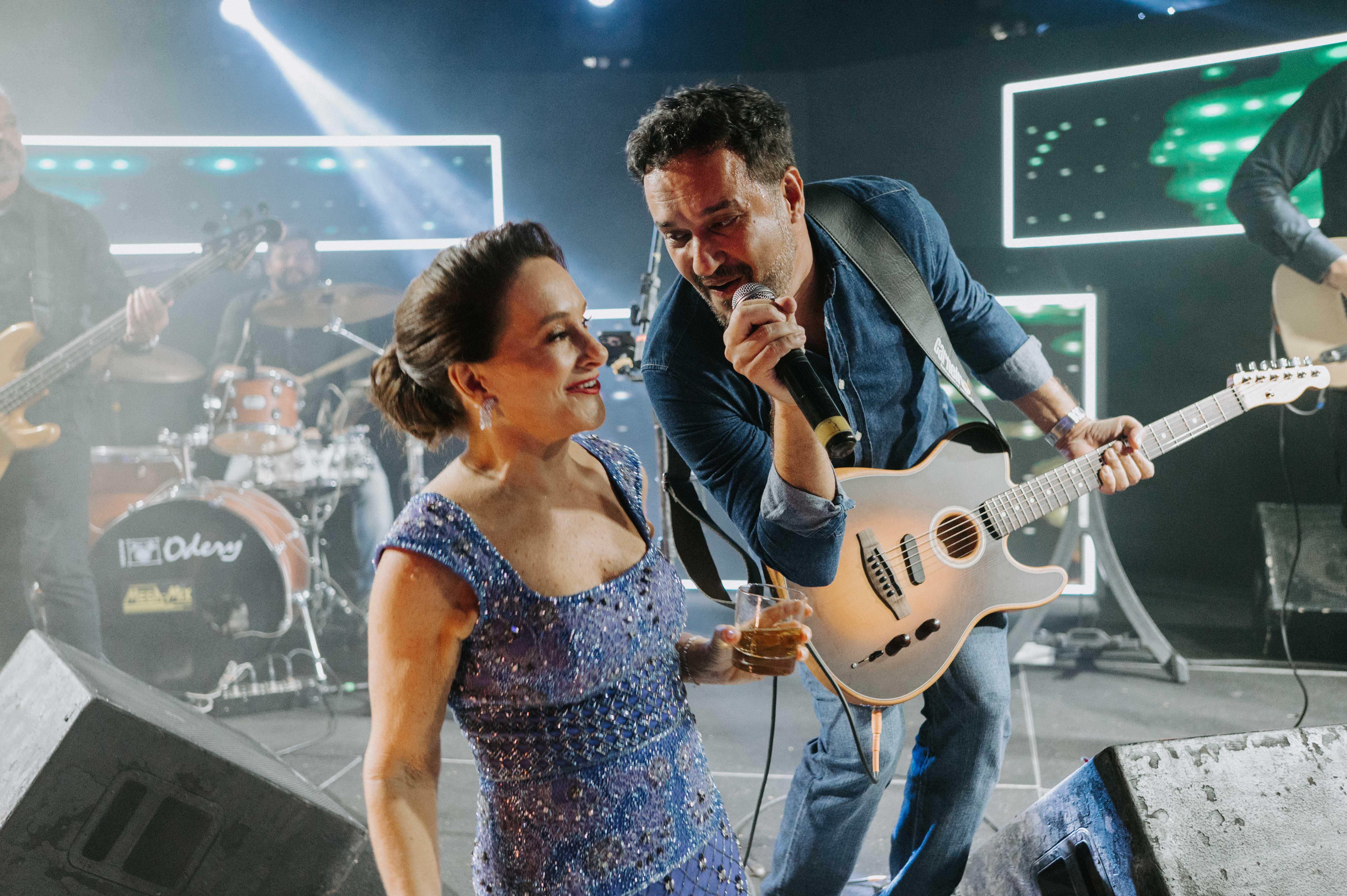 Ana Claudia Ceolin celebra 60 anos com festão em Vitória; fotos e vídeo ...