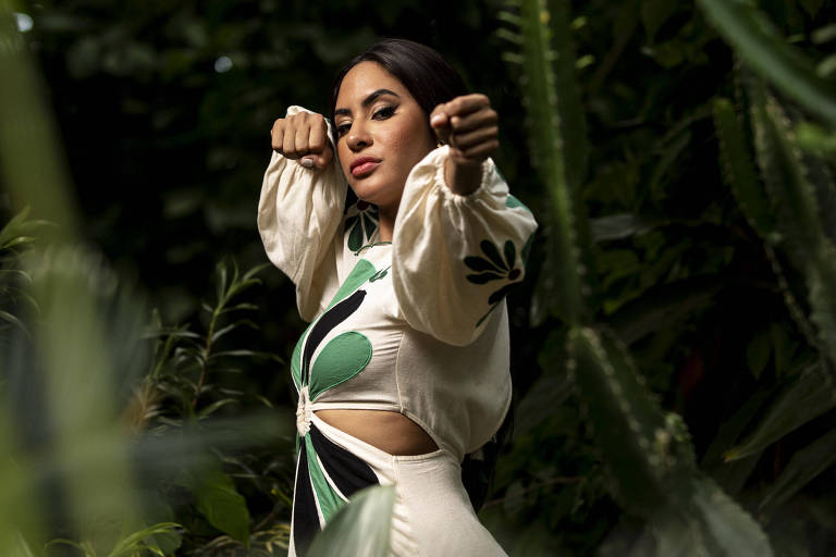 Isabelle diz com quais ex-BBBs ainda mantém contato | HZ