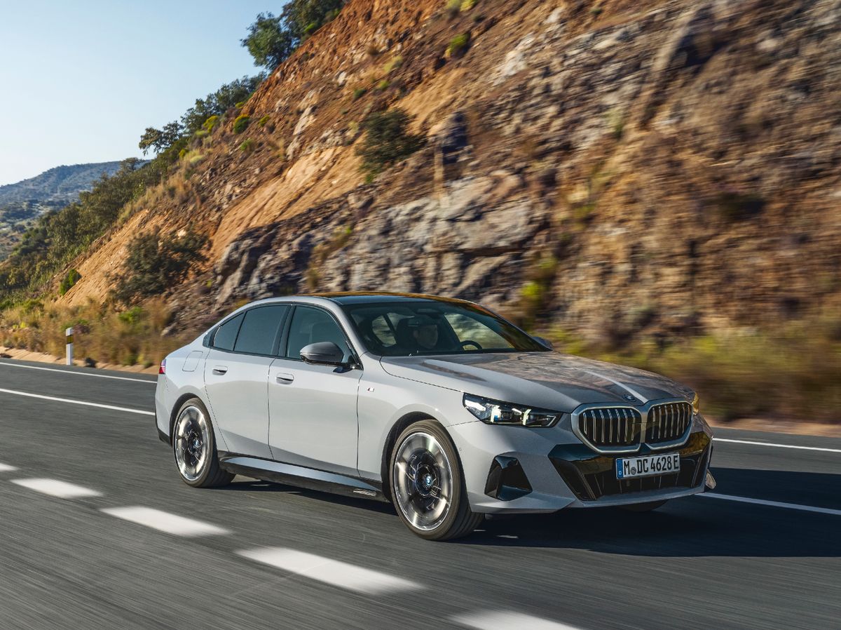 BMW 530e M Sport híbrido tem consumo de combustível de até 27,3 km/l | A Gazeta
