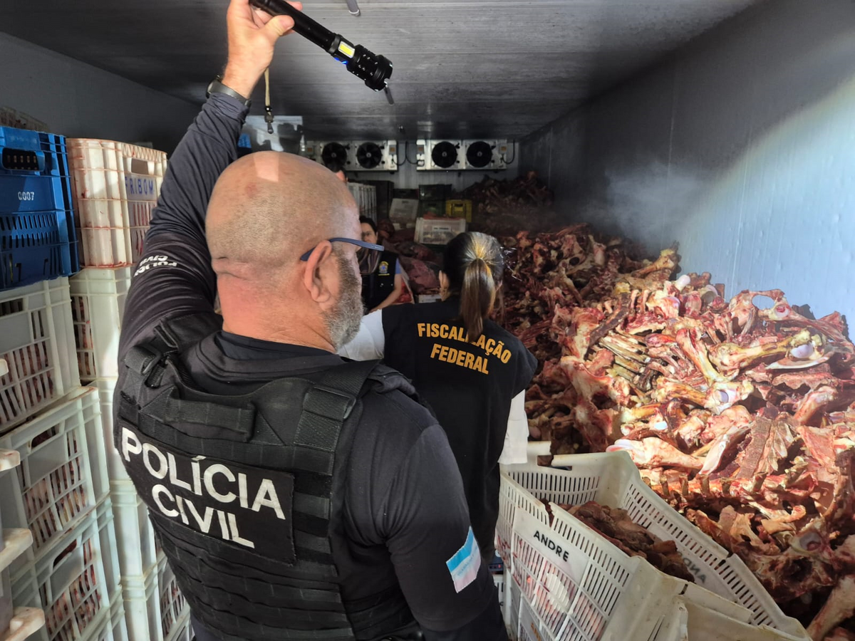 A Gazeta | Filho usa corrente para tentar matar a mãe enforcada em ...
