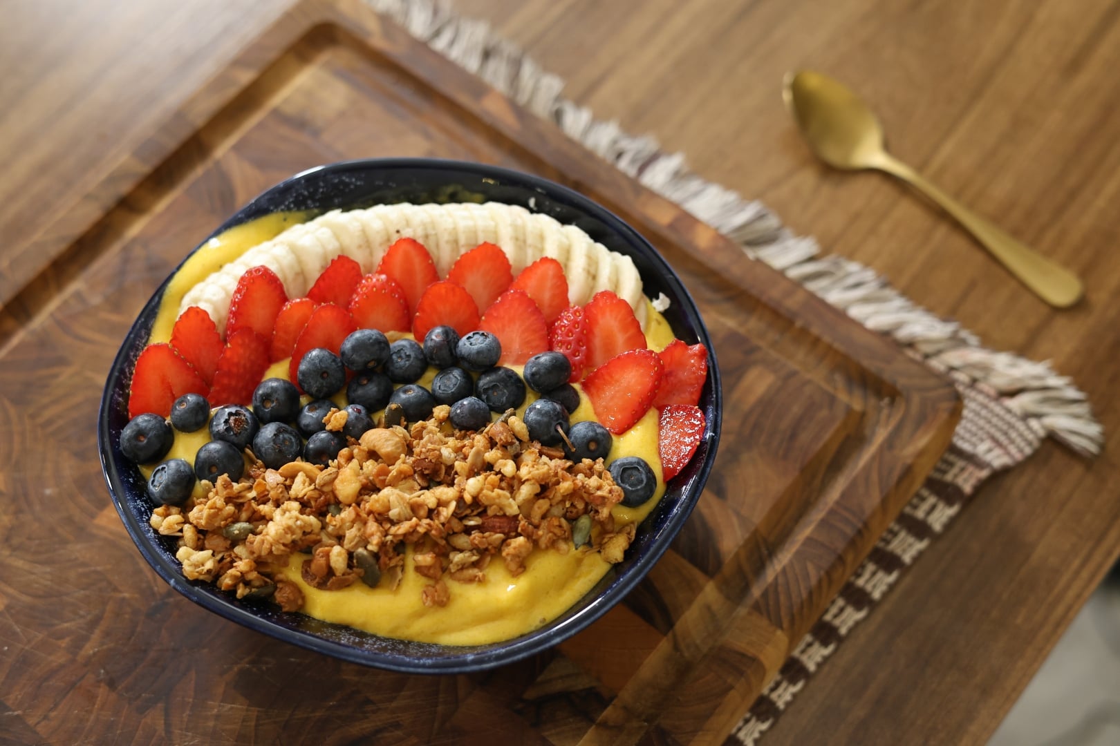 HZ | Vídeo: aprenda a fazer smoothie funcional de manga | A Gazeta