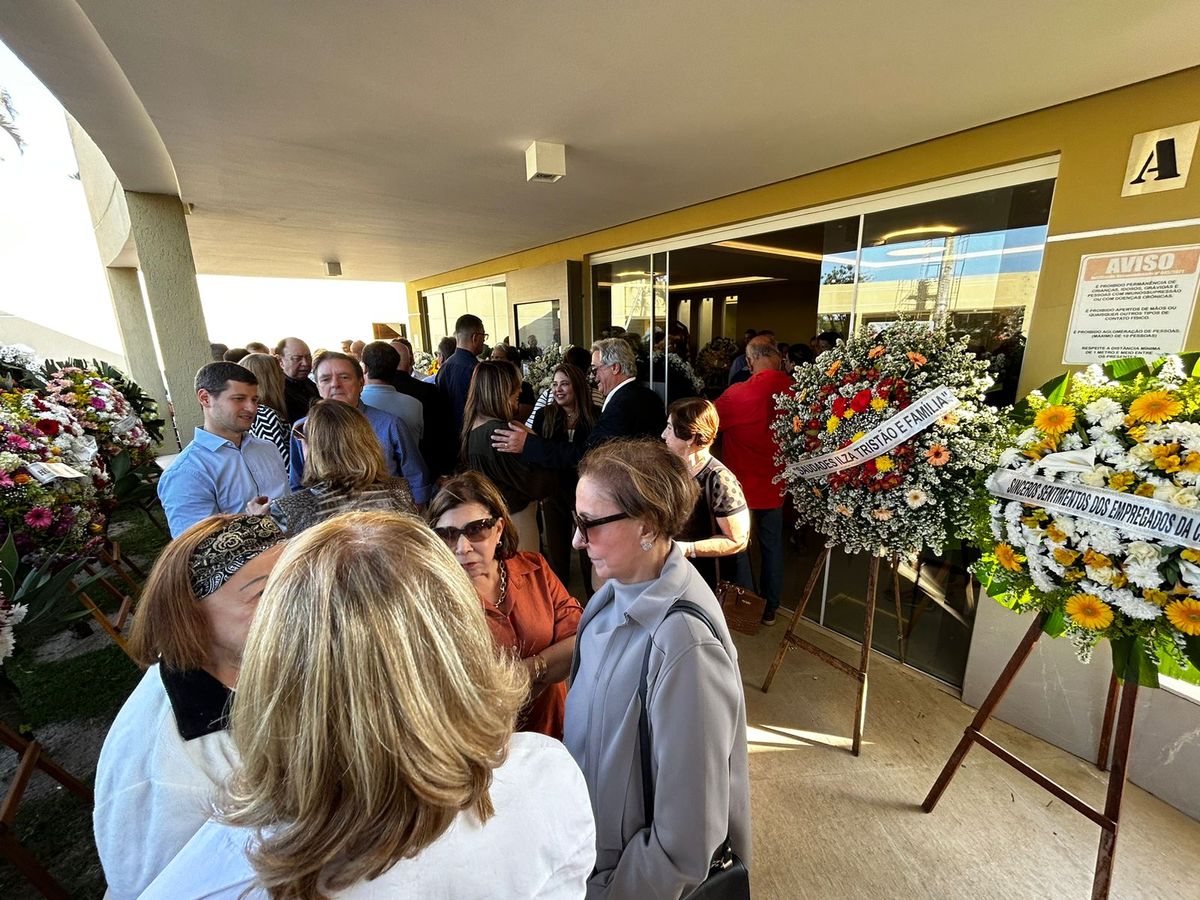 Emoção e homenagens marcam despedida a Maria Alice Lindenberg | A Gazeta