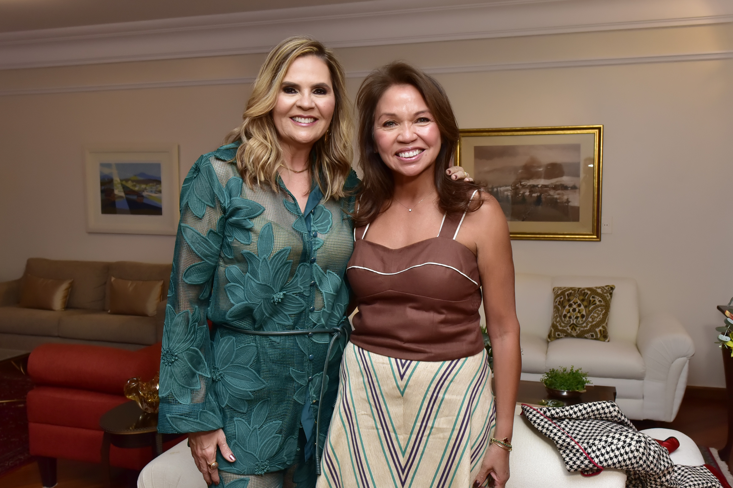 Karla Leal celebra 60 anos com festa 'only for women' em Vila Velha | HZ | A Gazeta