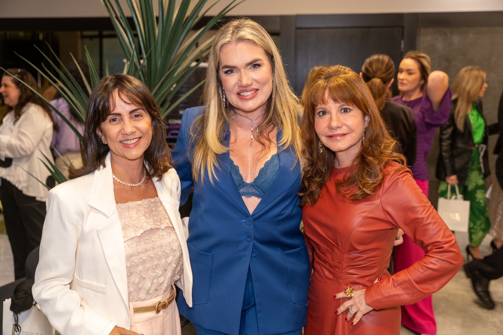 HZ | Fenômeno da internet, Cíntia Chagas dá dicas de oratória em ...