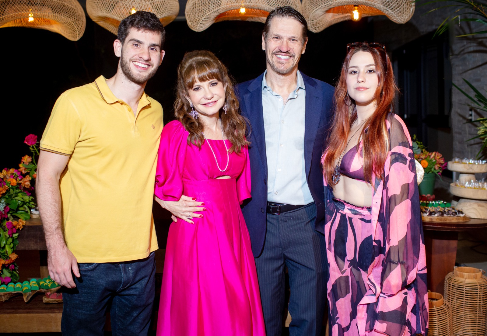 Kítia Perciano celebra aniversário com festa na Aldeia de Guarapari ...