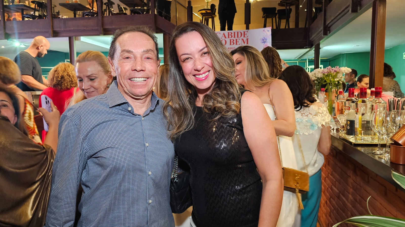 HZ | Veja como foi o desfile e bazar em prol do Asilo de Idosos de ...