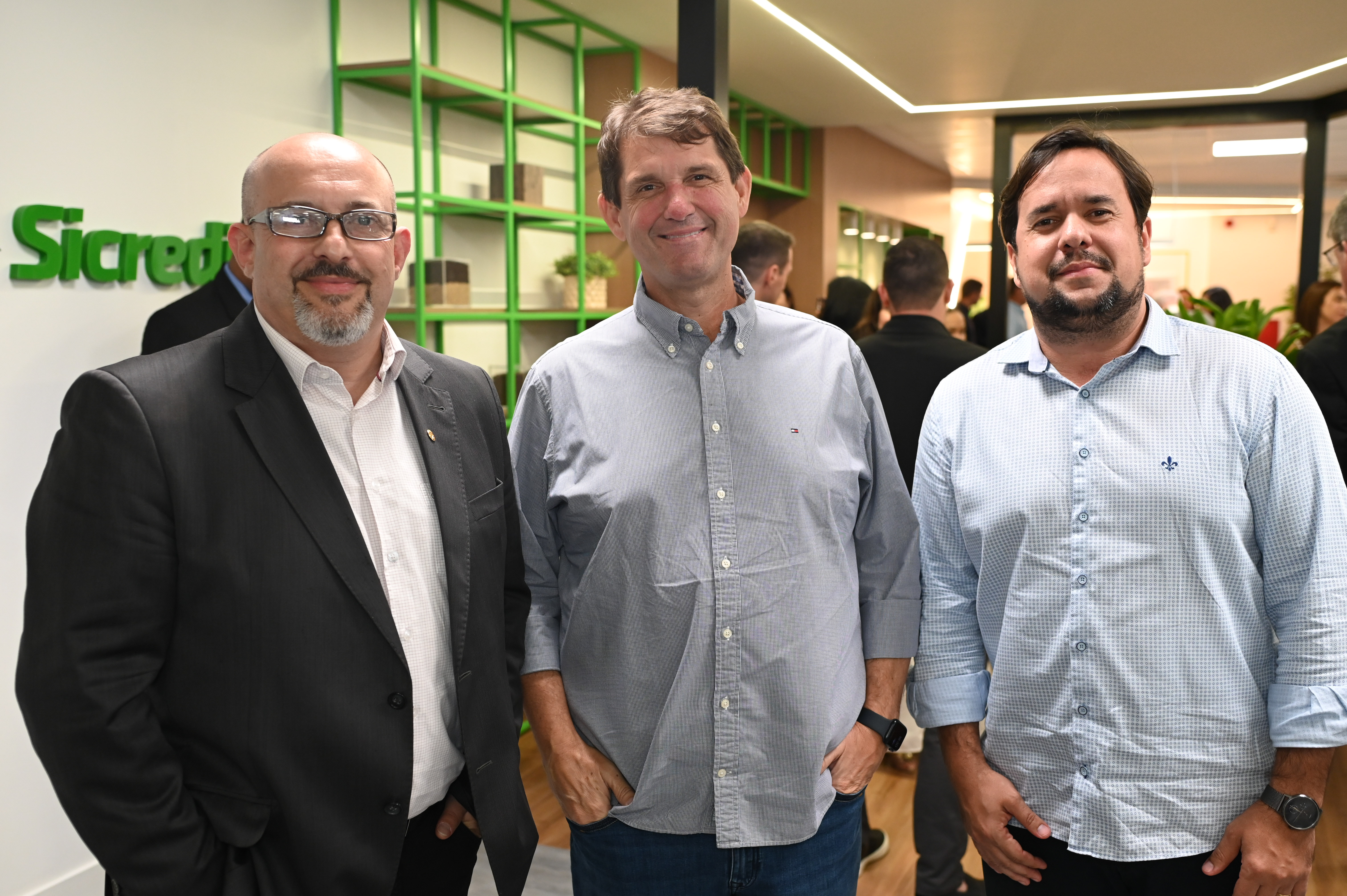 Sicredi inaugura nova agência com coquetel para empresários; veja fotos ...