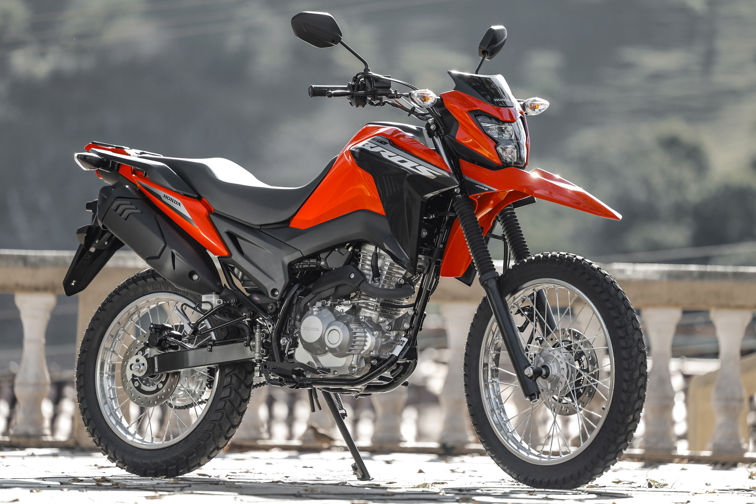 A Gazeta | Honda NXR 160 Bros 2025 chega no design e com versões ABS e CBS
