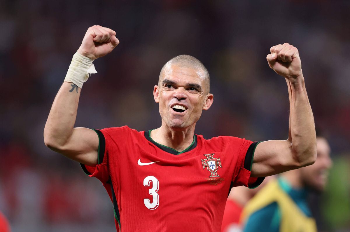 Pepe se aposenta aos 41 anos e recebe homenagens do mundo da bola | A Gazeta