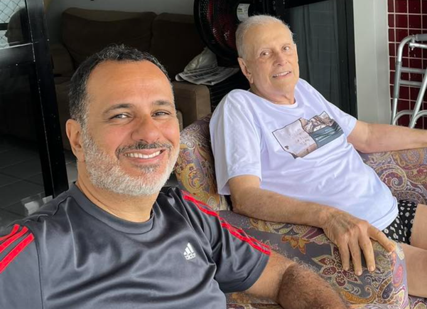 Emocionado, Max Filho lamenta morte de Max Mauro: ‘Pai amoroso, homem ...