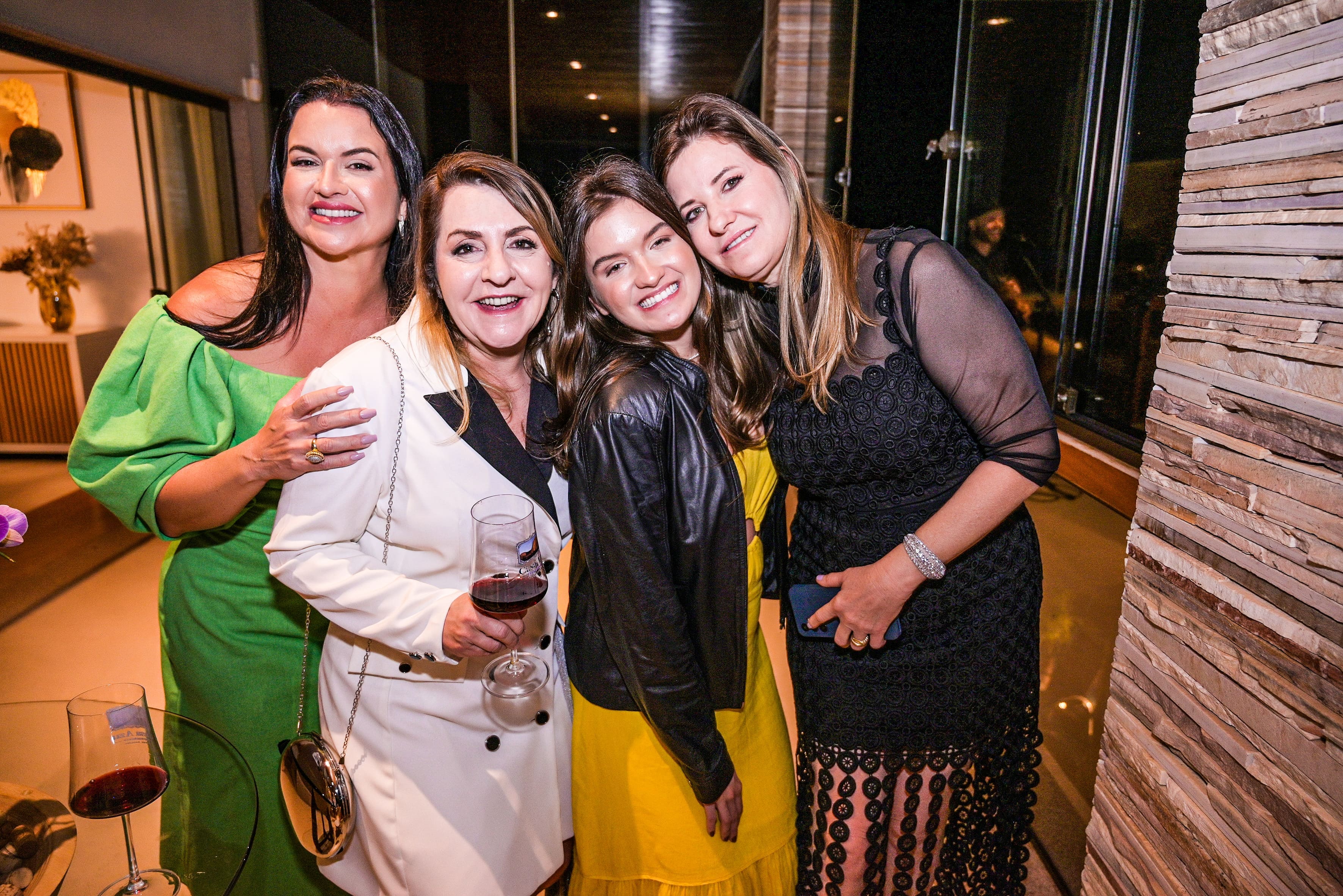 HZ | Pedra Azul ganha nova hospedagem de luxo; veja como foi a ...