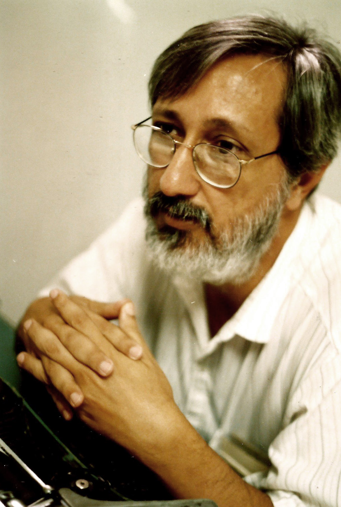 Os múltiplos mundos do escritor Reinaldo Santos Neves | A Gazeta