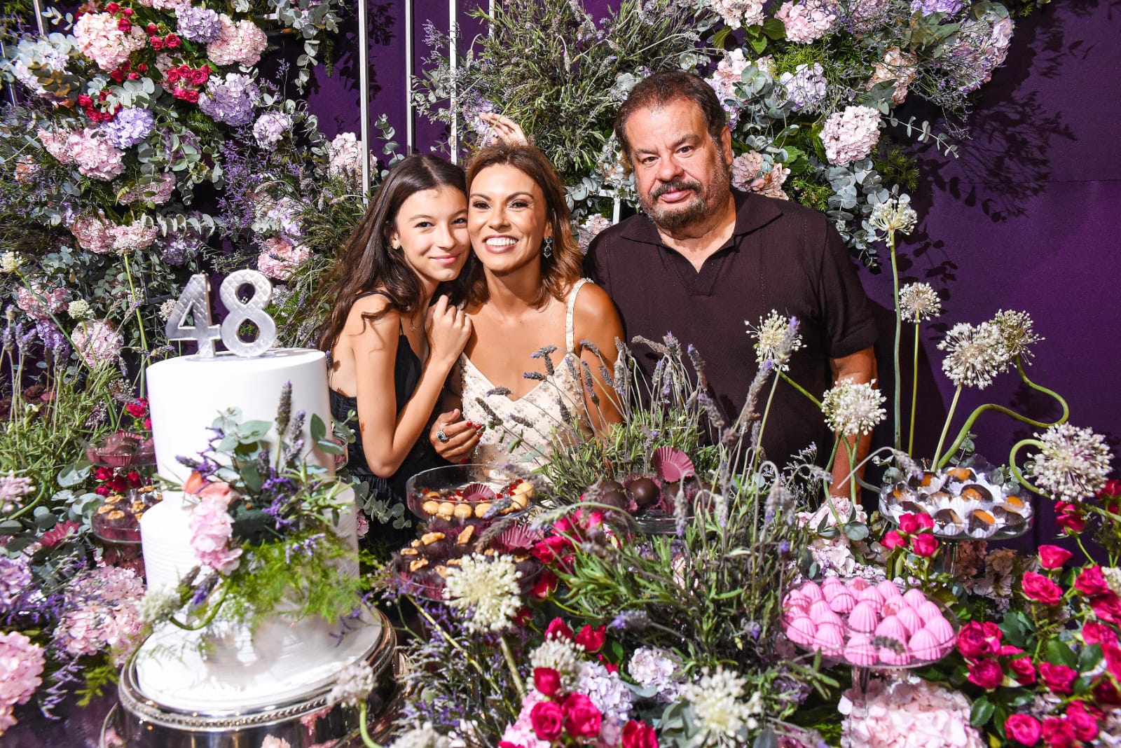 Lucimar Soares celebra 48 anos com festa na Pedra Azul | HZ | A Gazeta