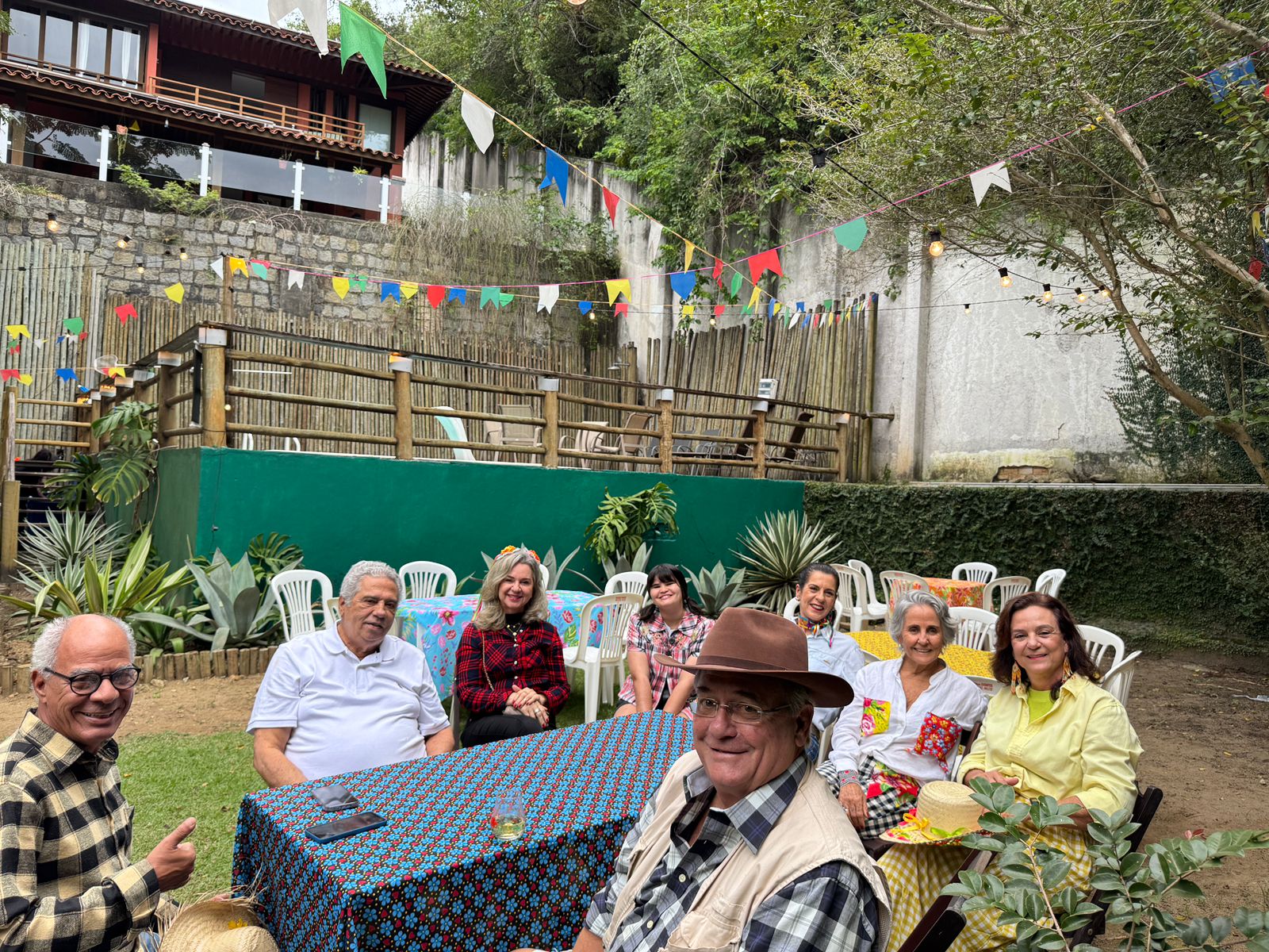 Luiz Paulo Vellozo e Roberta Furtado recebem em festa julina em Fradinhos | HZ | A Gazeta