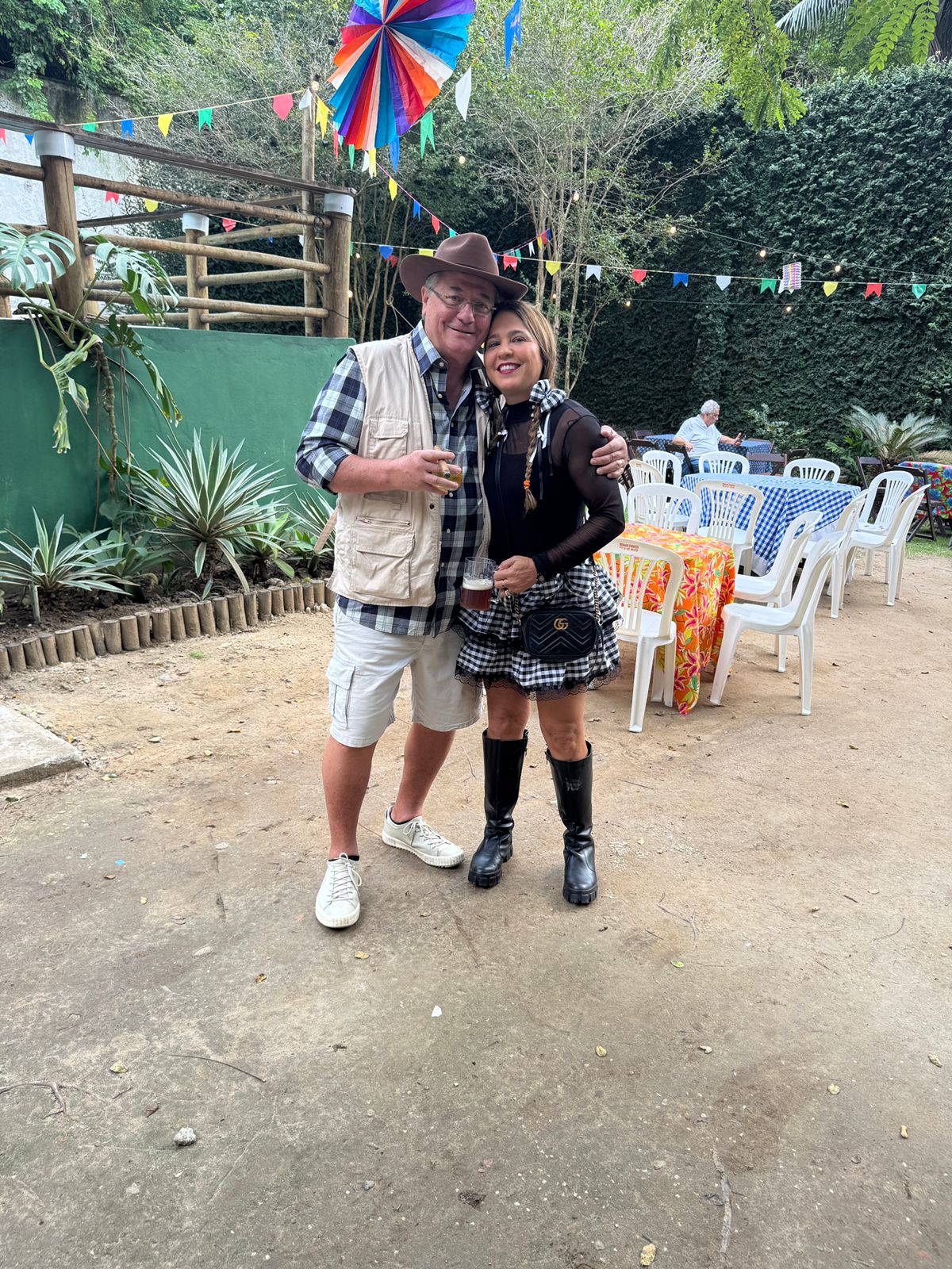 Luiz Paulo Vellozo e Roberta Furtado recebem em festa julina em Fradinhos | HZ | A Gazeta